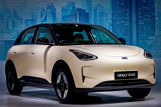 Geely shipping EX2 electric car to Thailand - Thaiautonews.net
